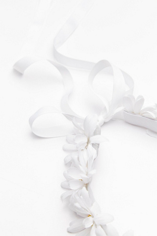 SoCalbySteph LED Glow Daisy Crown at Free People Clothing Boutique